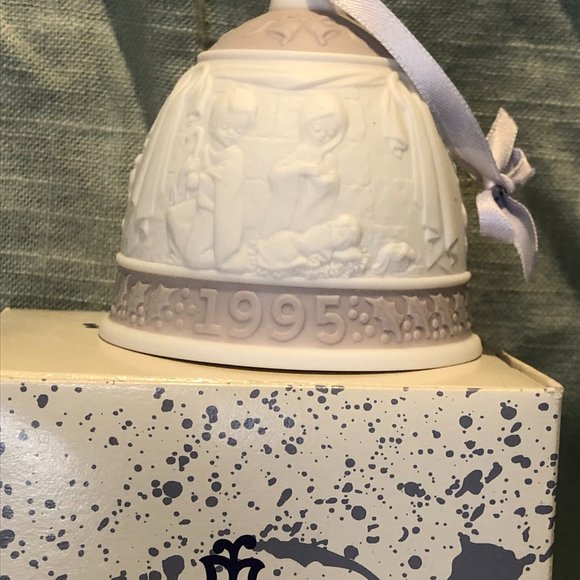Lladro | Holiday | Vintage Annual Christmas Ornament Bell By Lladro 995 ...